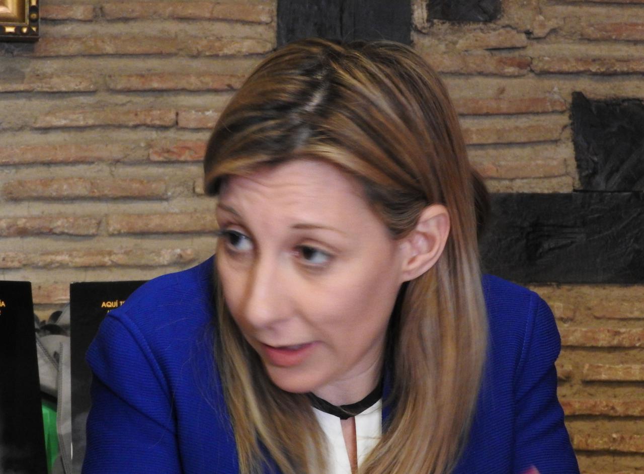 Entrevista a Eva García Sáenz de Urturi, autora de “El silencio de la ...