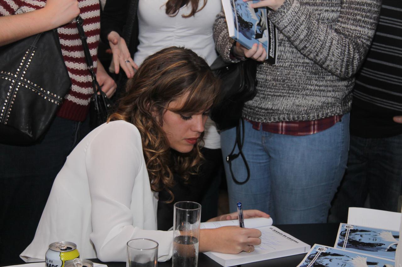 Entrevista a Marina Casado, autora de “El barco de cristal ...